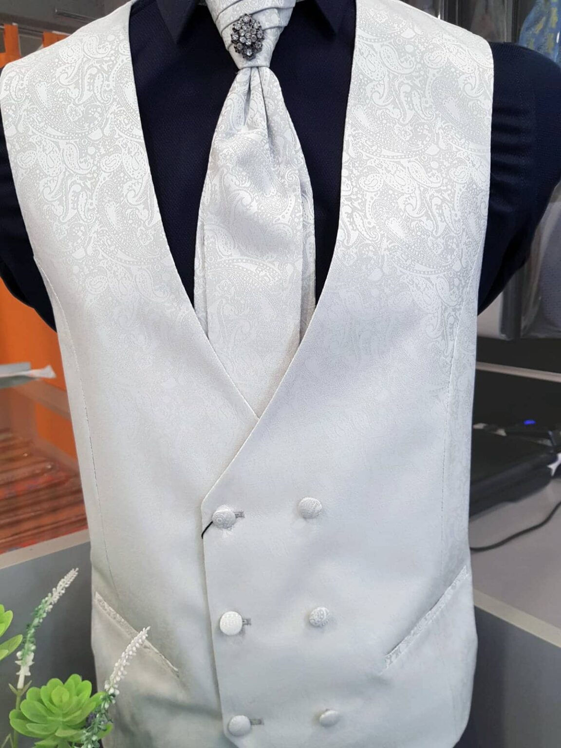 🥇 Comprar Chaleco para Traje de Hombre 2025 | Conecta Moda Joven