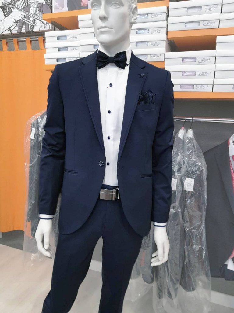 🥇 Traje azul marino: 5 ideas de estilo Conecta Moda Joven