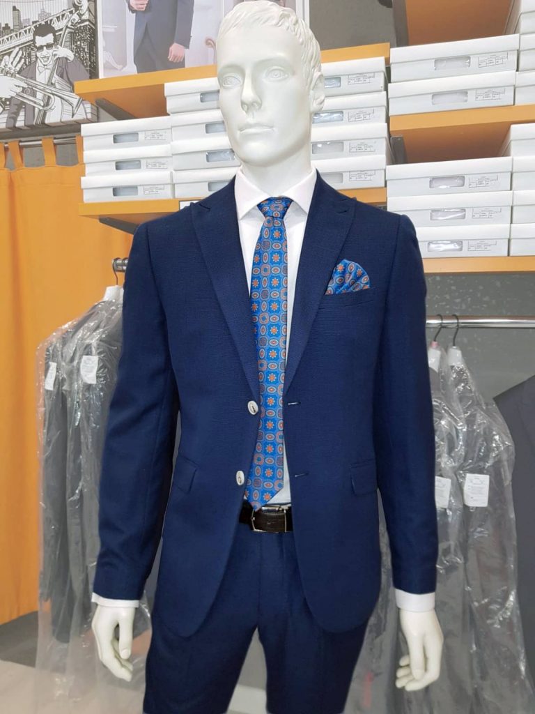 🥇 Traje azul marino: 5 ideas de estilo Conecta Moda Joven